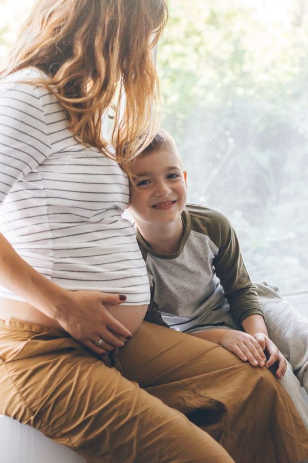 How To Become More Confident as a Pregnant Mom - Pretty Progressive